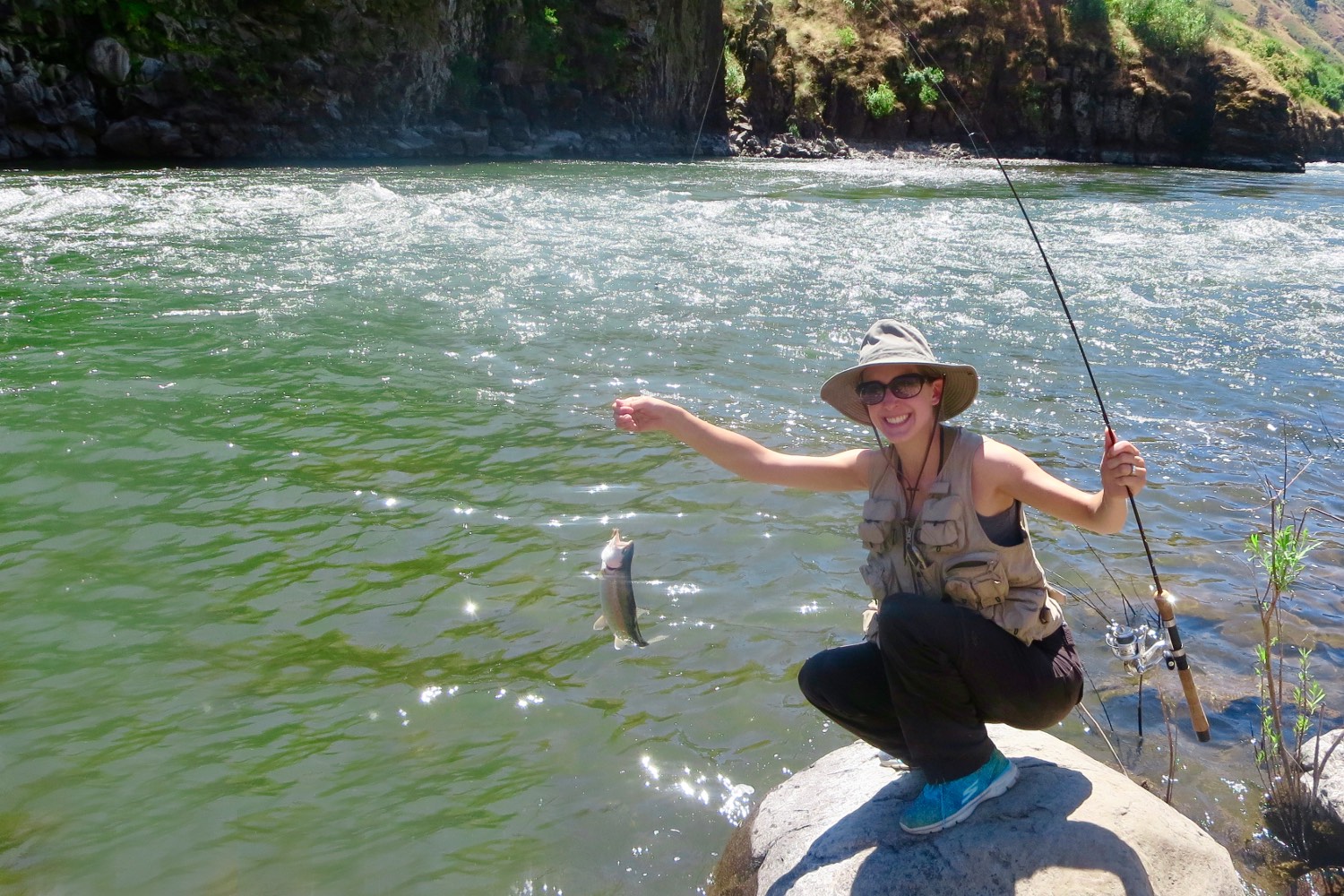 How to Find and Catch Fish in Rivers • Fishing Duo